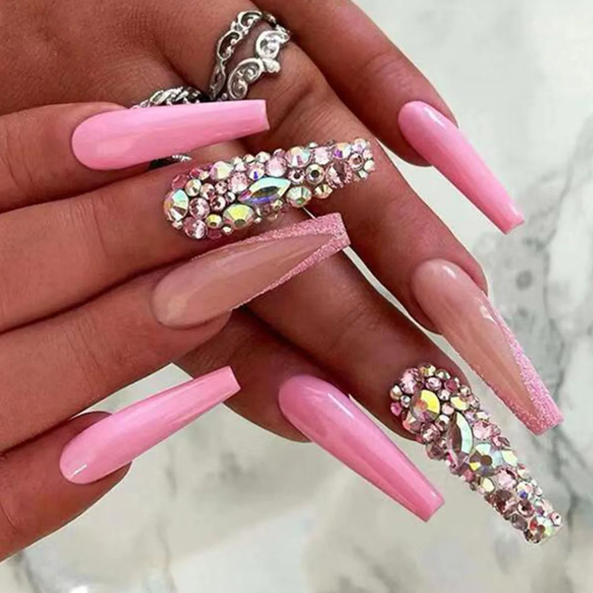 Striking Diamond Press on Nails in Rosy Pink TIJN